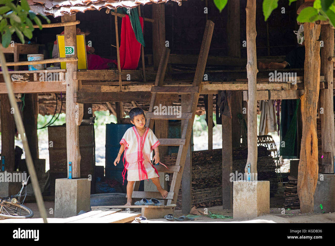 Traditional house myanmar village hi-res stock photography and images ...