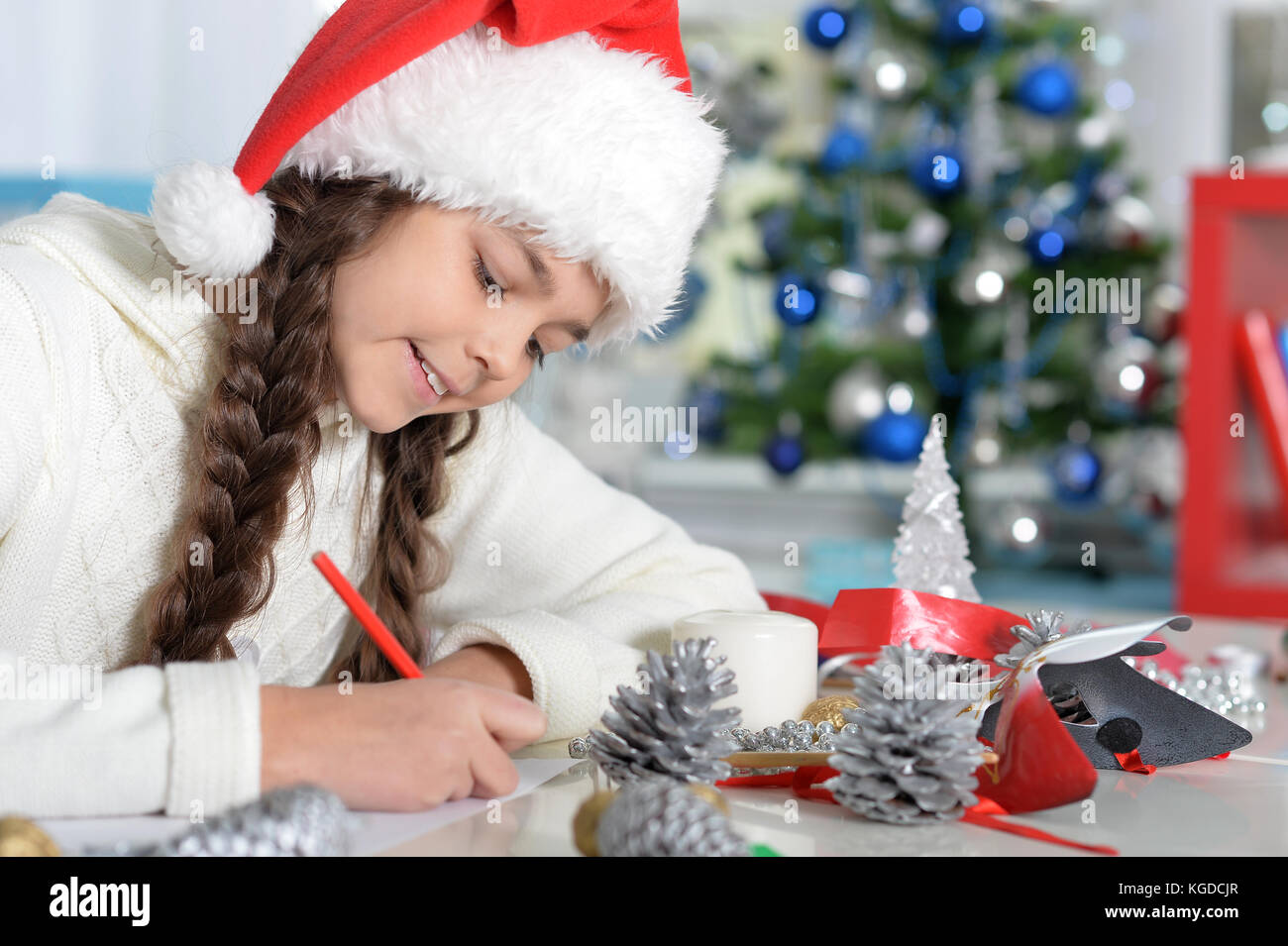 little girl writing letter Stock Photo - Alamy