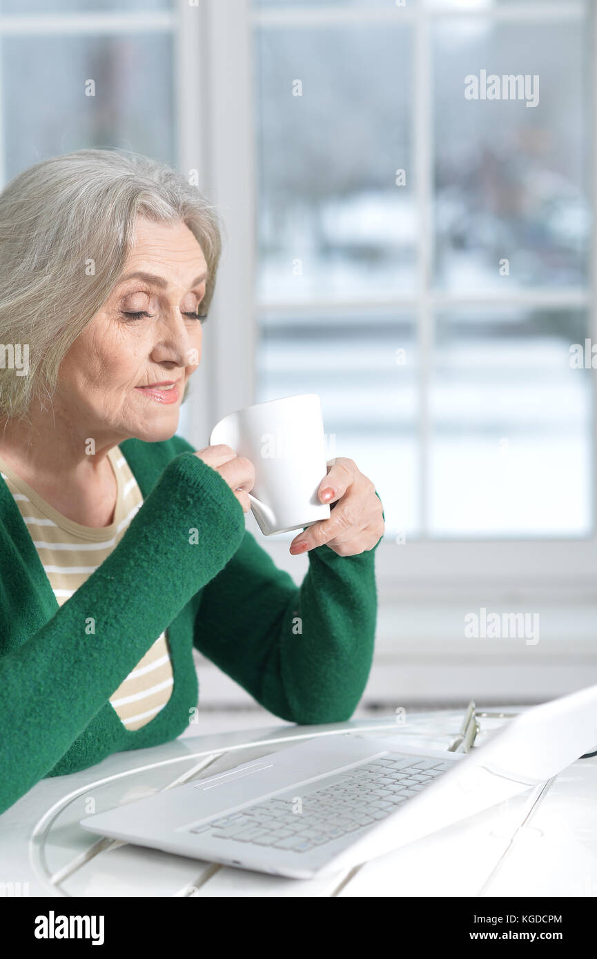 smiling senior woman Stock Photo - Alamy smiling senior woman Stock Photo - Alamy