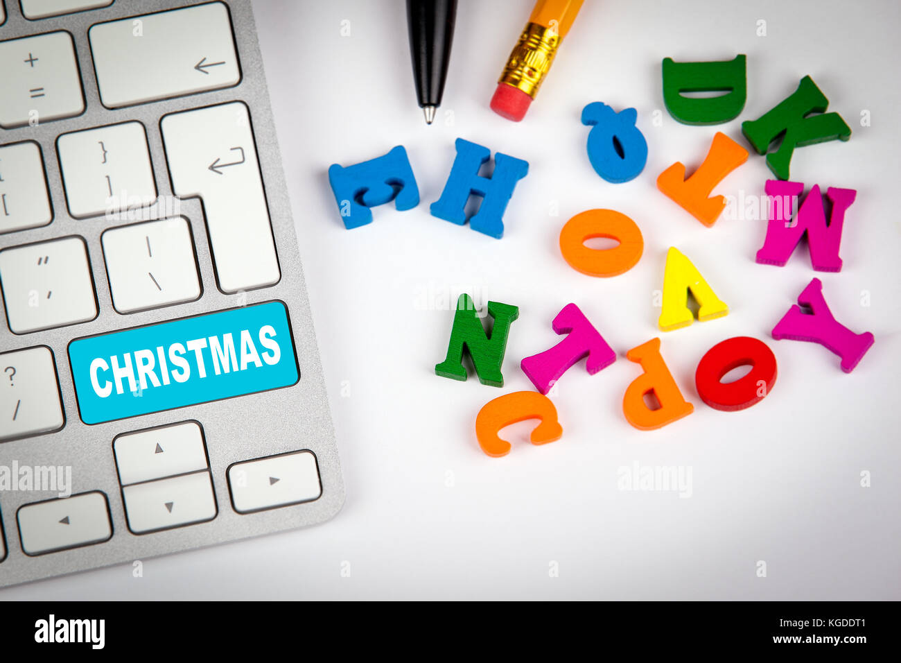 computer keyboard with word Christmas. holiday shopping and ...