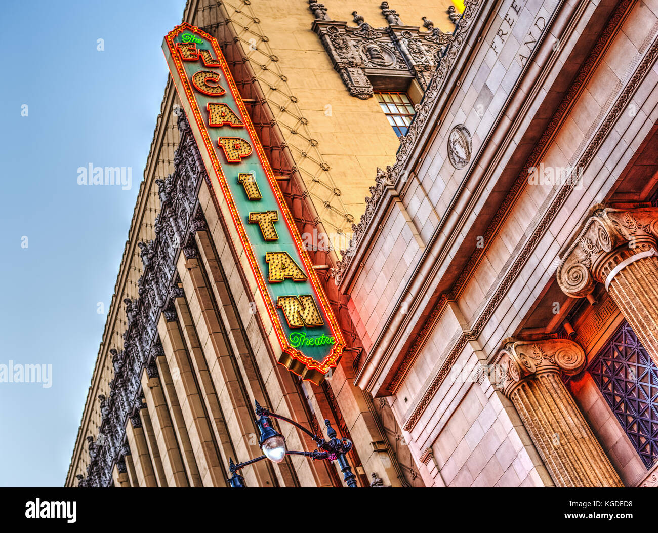 Capitan building hi-res stock photography and images - Alamy