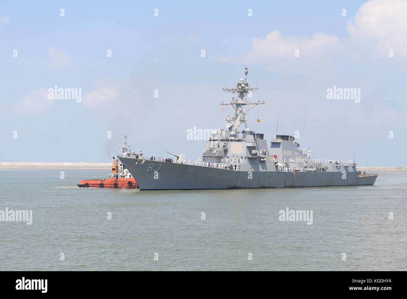 The Arleigh Burke-class guided missile destroyer USS Howard (DDG 83 ...