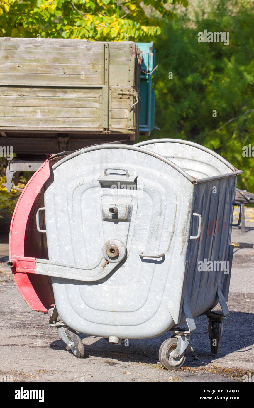 city trash cans Stock Photo - Alamy