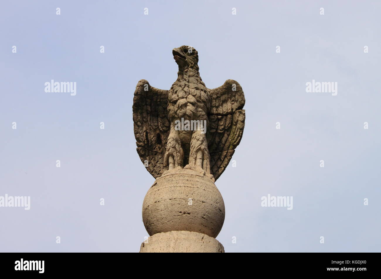 Roman eagle sculpture in hi-res stock photography and images - Alamy