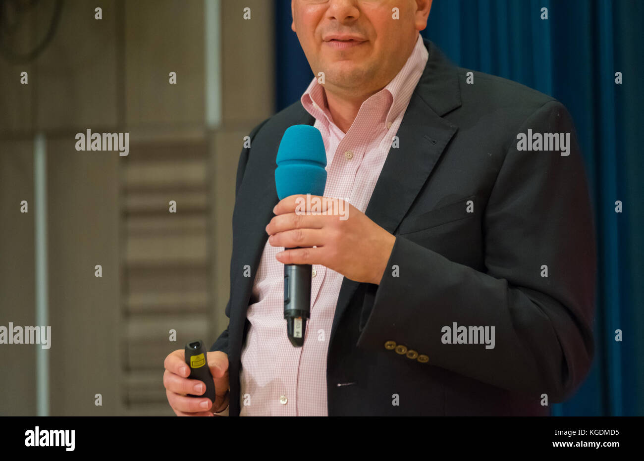 Man speaking at a conference Stock Photo - Alamy