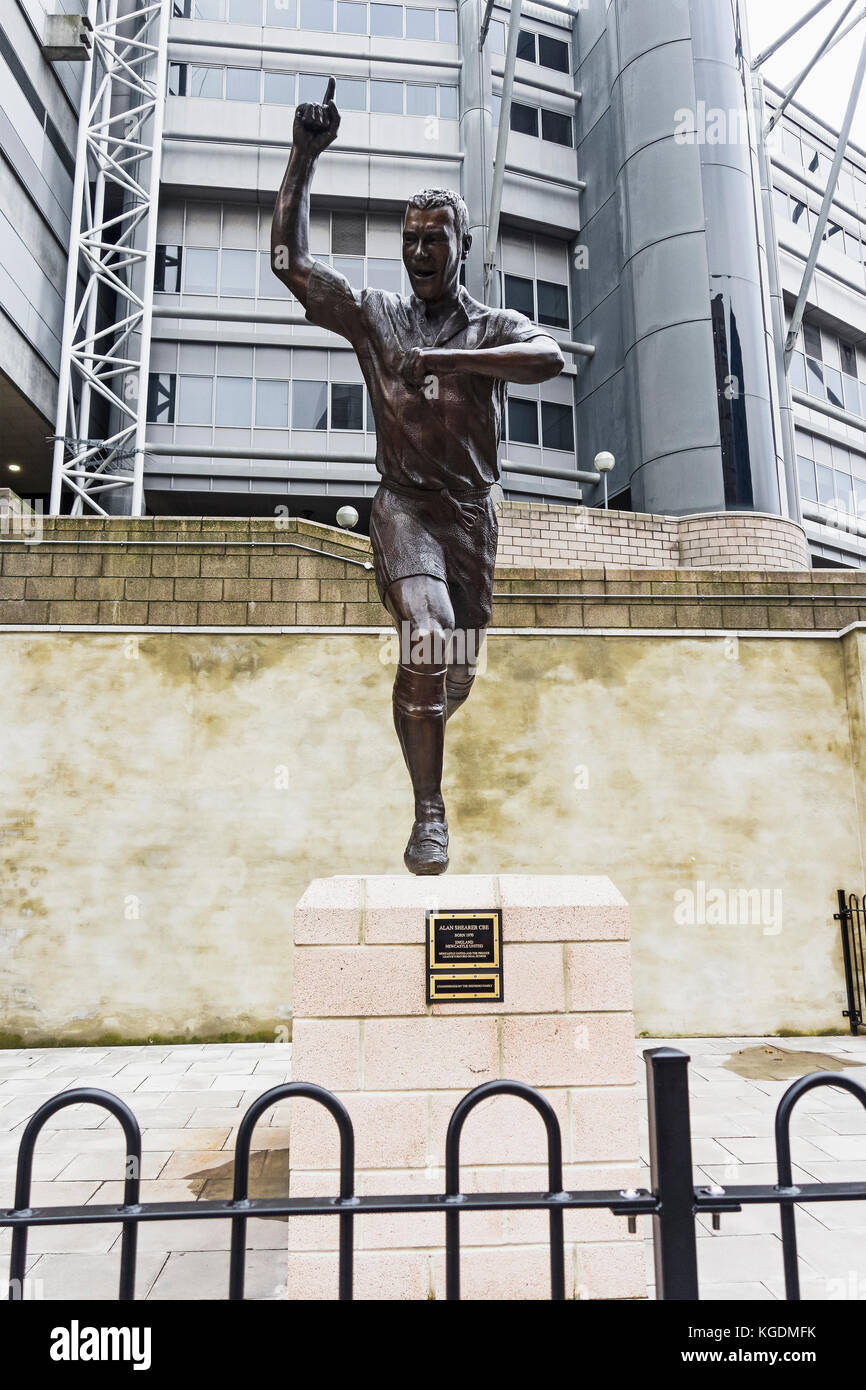 Alan shearer at hi-res stock photography and images - Alamy