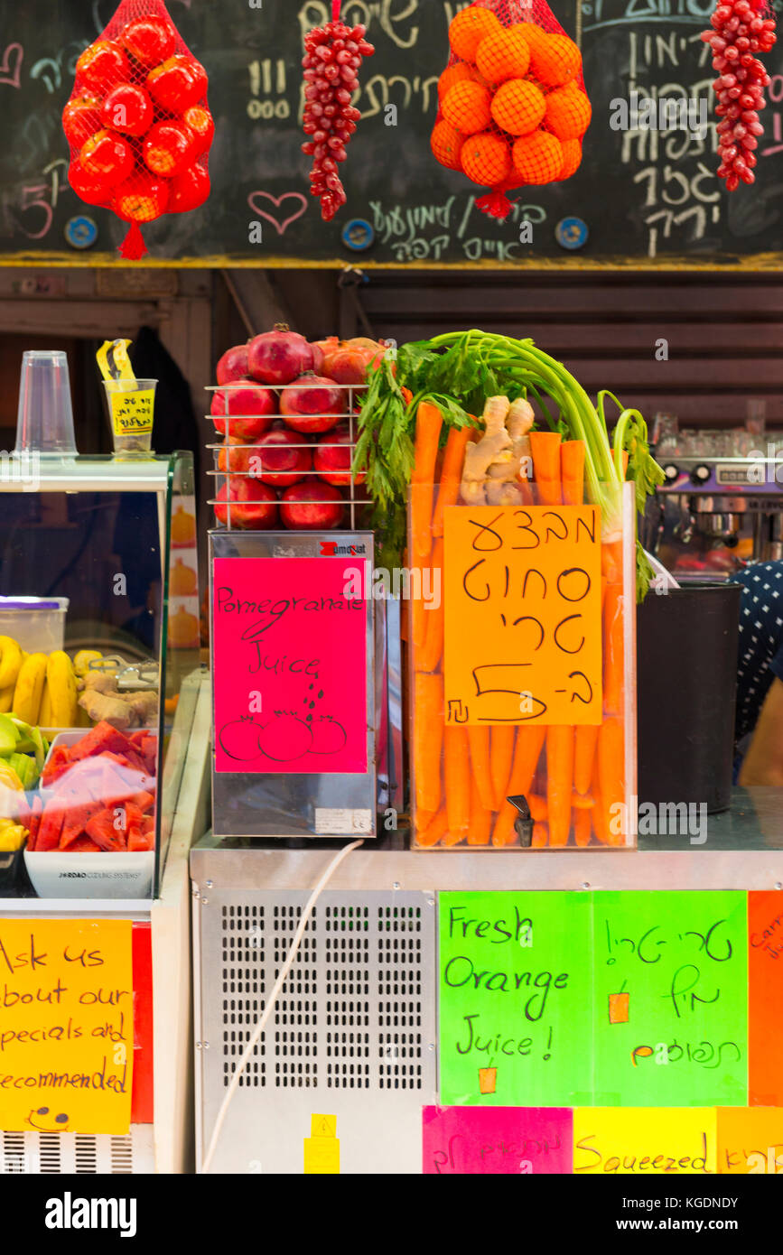 Israel tel aviv fruit juice stall hi-res stock photography and images ...
