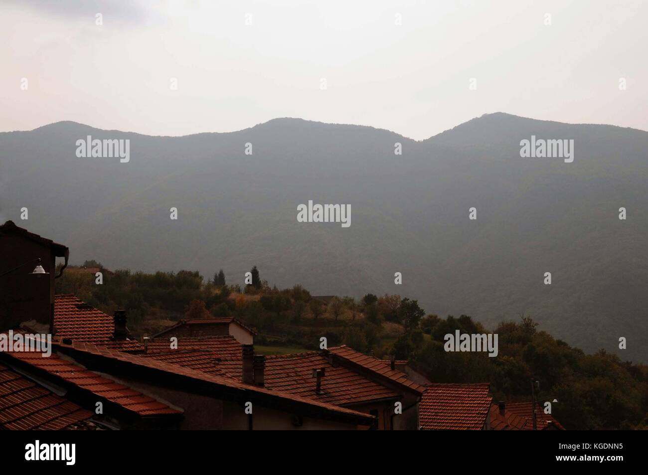 Terracotta roof tops italian village hi-res stock photography and ...