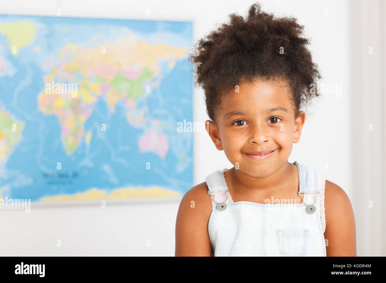 Kid world map hi-res stock photography and images - Alamy