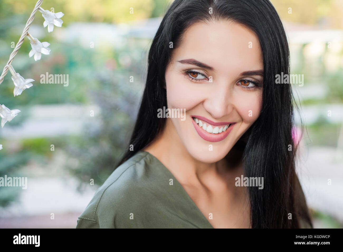 smiling beautiful woman Stock Photo - Alamy