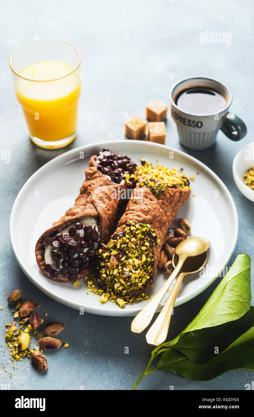 Cannoli coffee italy hi-res stock photography and images - Alamy