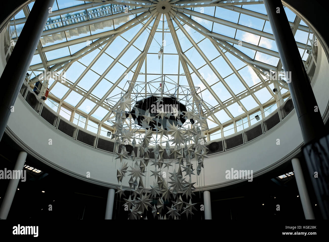 Meadowhall shopping centre sheffield hi-res stock photography and ...