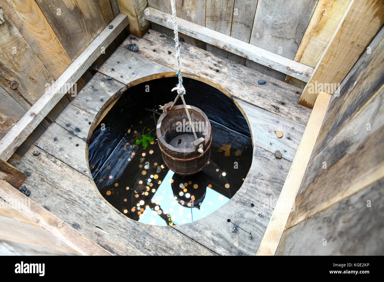 Well bucket hi-res stock photography and images - Alamy