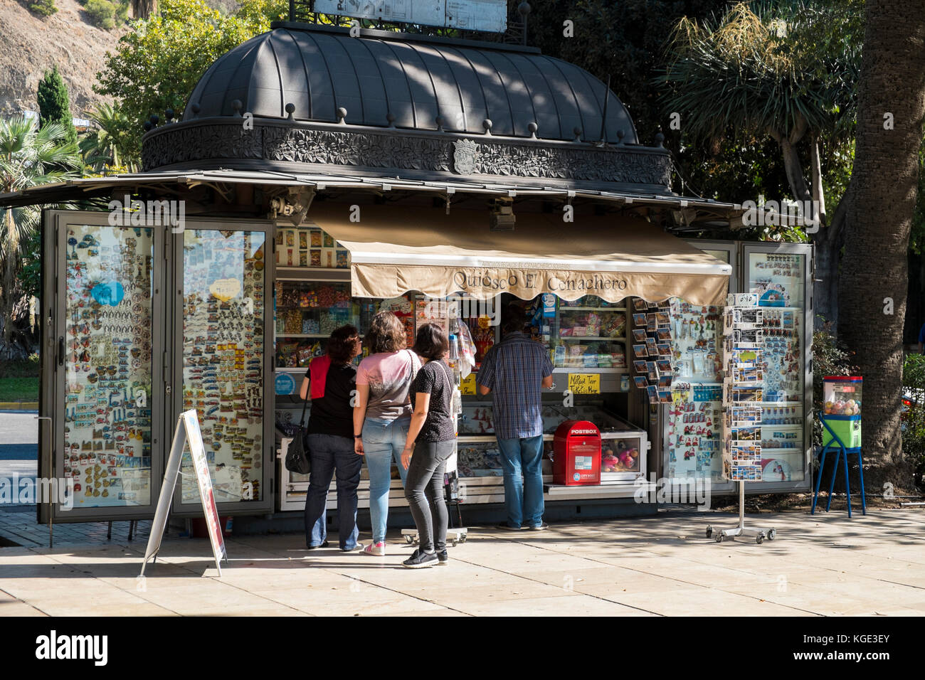 Newspaper Kiosk Spain High Resolution Stock Photography and Images - Alamy