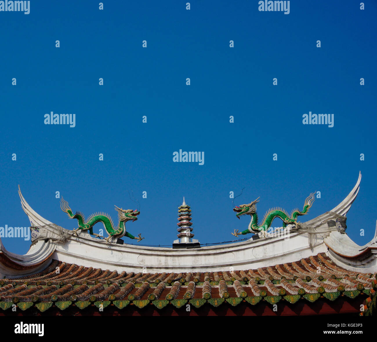 Taipei temple hi-res stock photography and images - Alamy