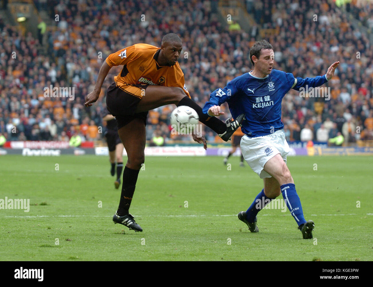 David weir footballer hi-res stock photography and images - Alamy