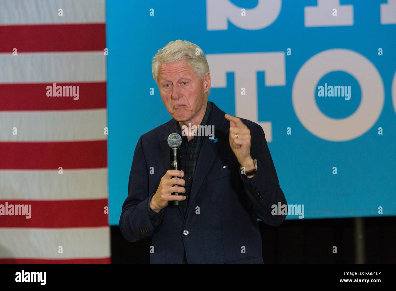 Former us president bill clinton hi-res stock photography and images ...