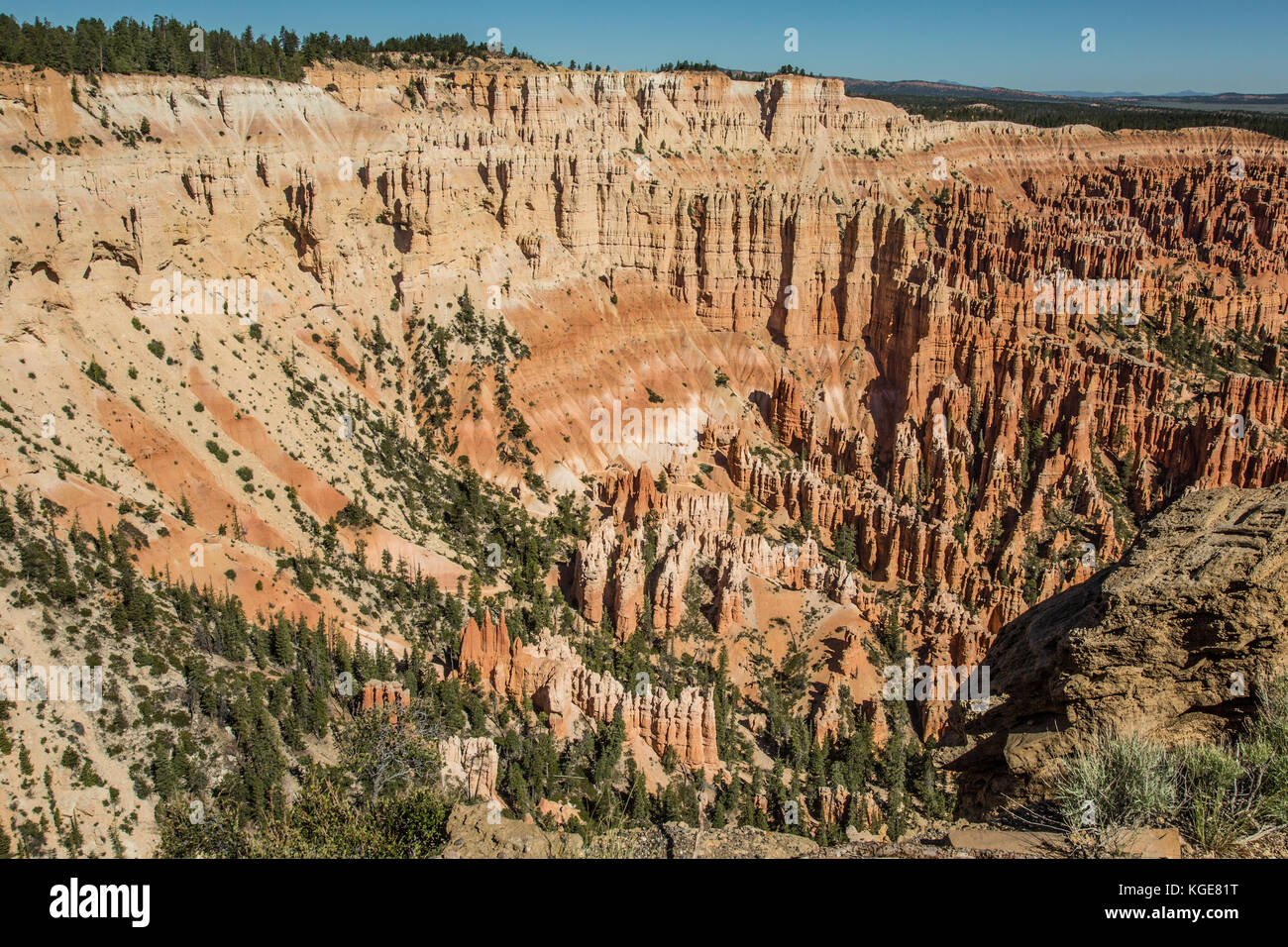 Bryce Point in Bryce Canyon, Utah National Parks. Canyons, trails ...