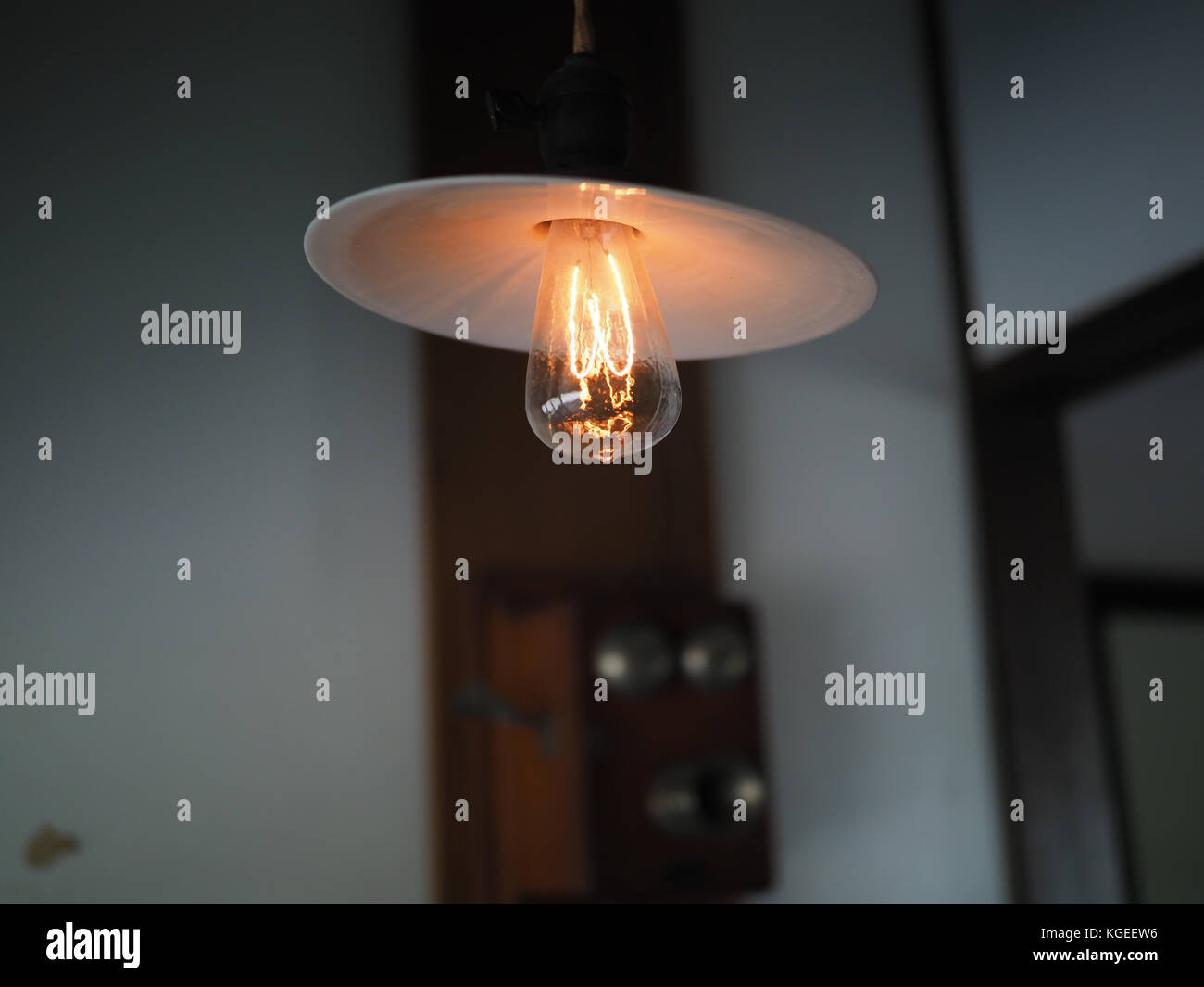 Old light bulb Stock Photo - Alamy