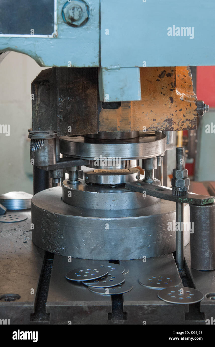 Squeeze machine hi-res stock photography and images - Alamy