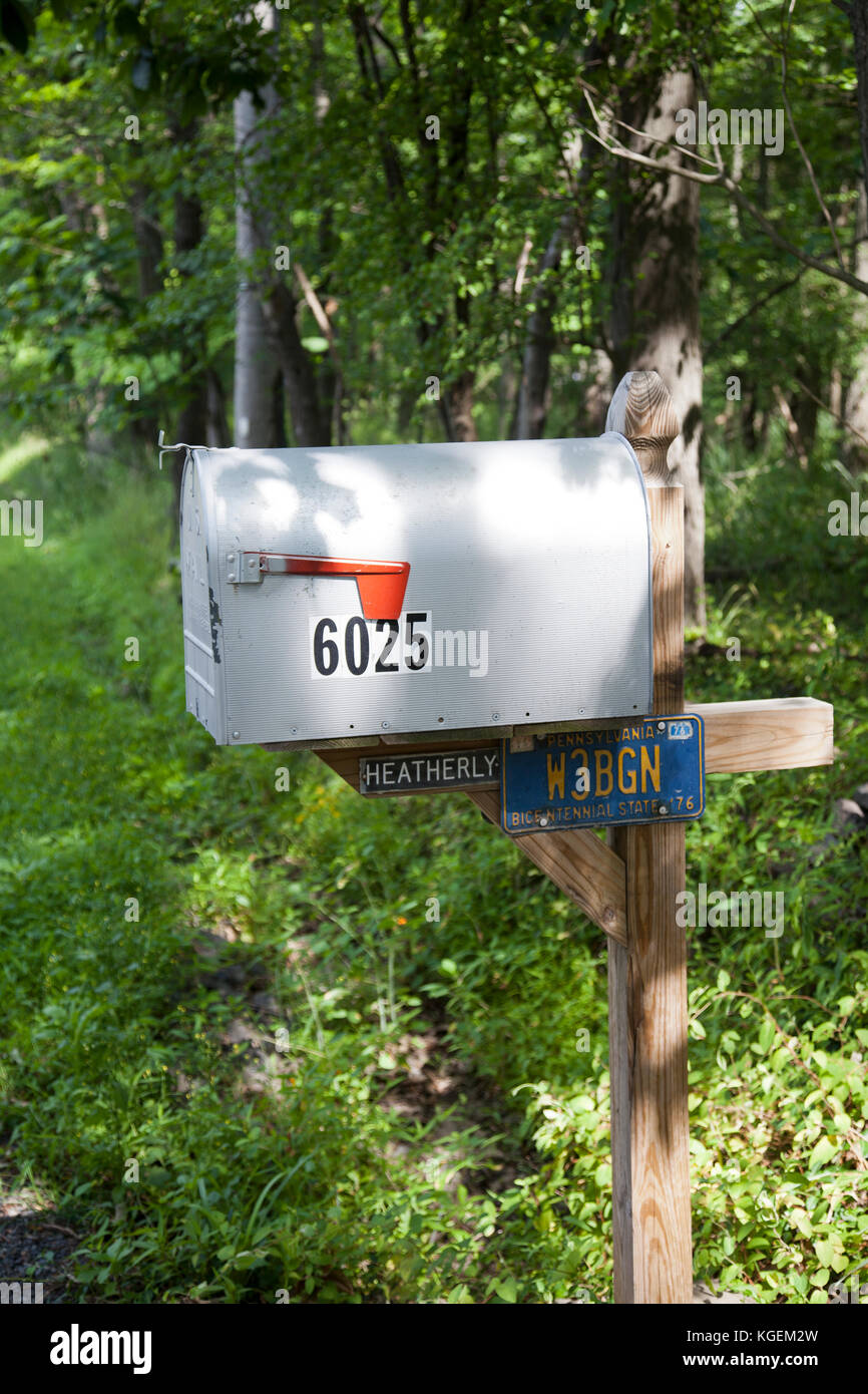 Roadside Mailbox in Bucks County in Pennsylvania - USA Stock Photo - Alamy