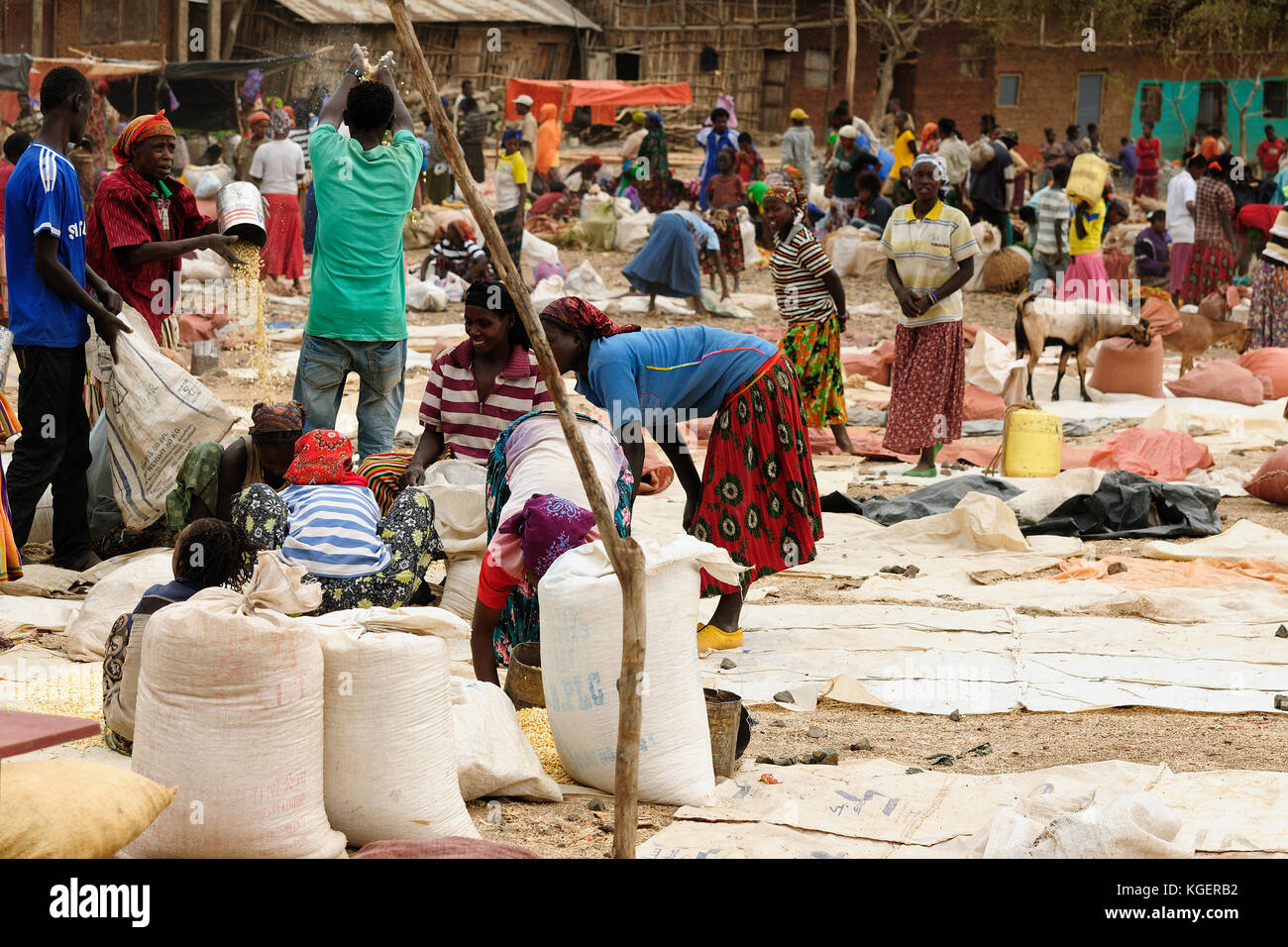 Konso clothes hi-res stock photography and images - Alamy