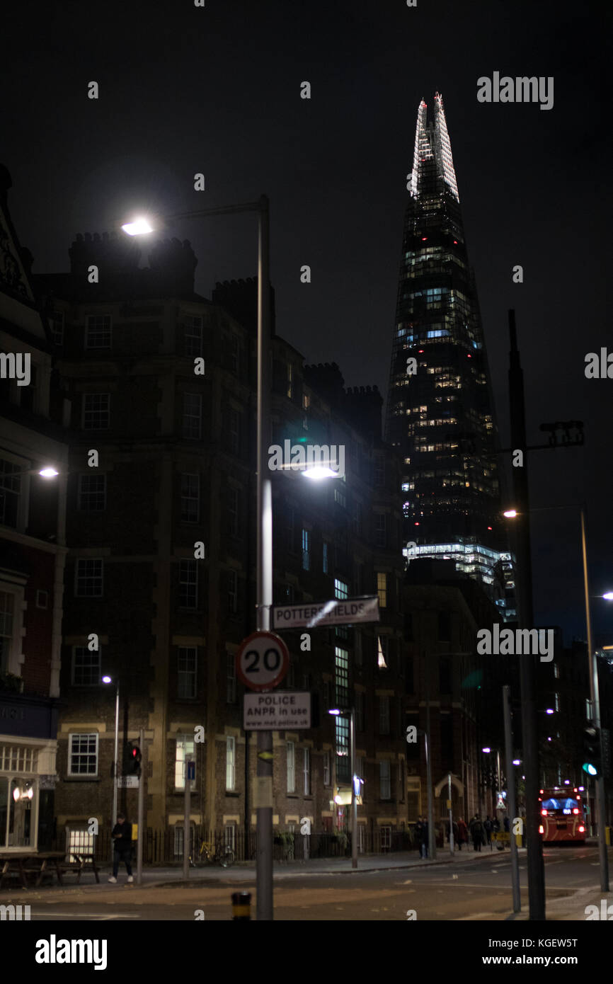 London night time architecture hi-res stock photography and images - Alamy