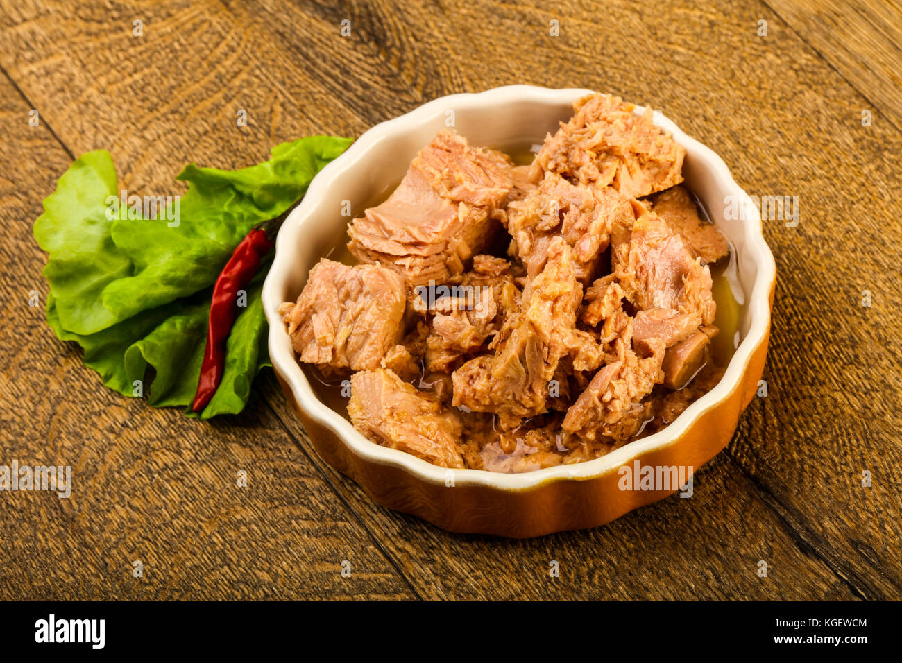Canned tuna fish in the bowl ready for cooking Stock Photo - Alamy