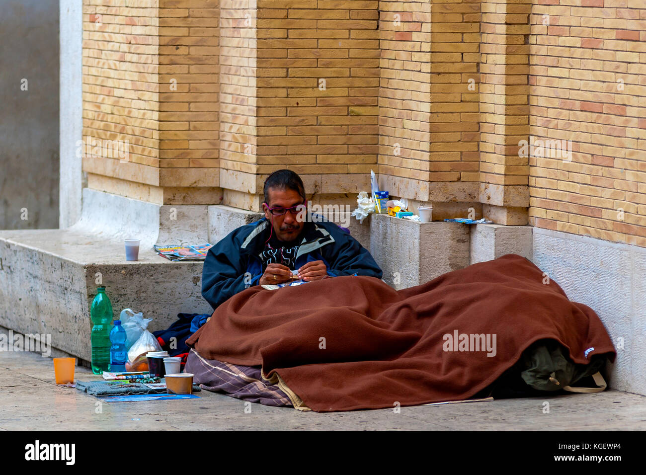 Italy poverty hungry hi-res stock photography and images - Alamy