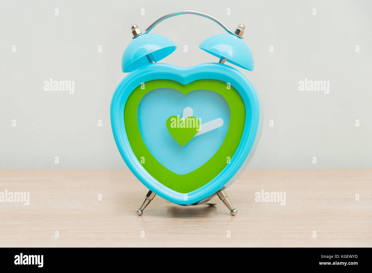 Old metal clock standing hi-res stock photography and images - Alamy