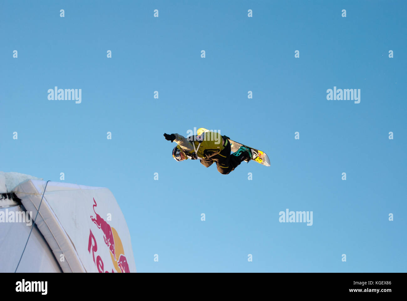Scenes from the Red Bull Snowscrapers snowboarding event in New York ...