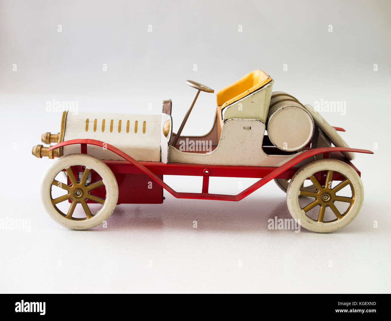 Tin wind up toy car hi-res stock photography and images - Alamy