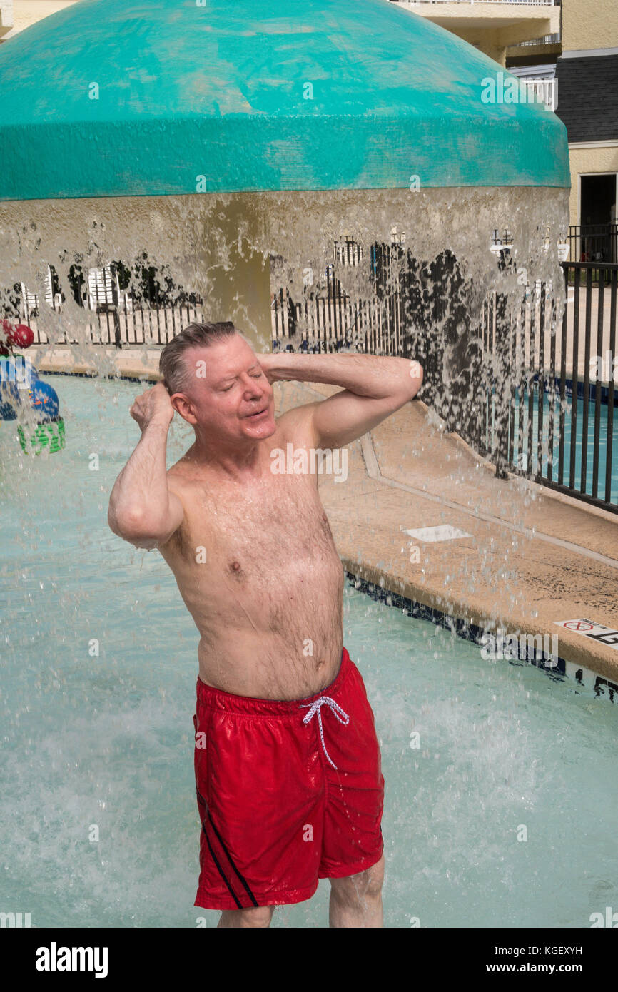 Man swimming pool outdoors hi-res stock photography and images - Alamy