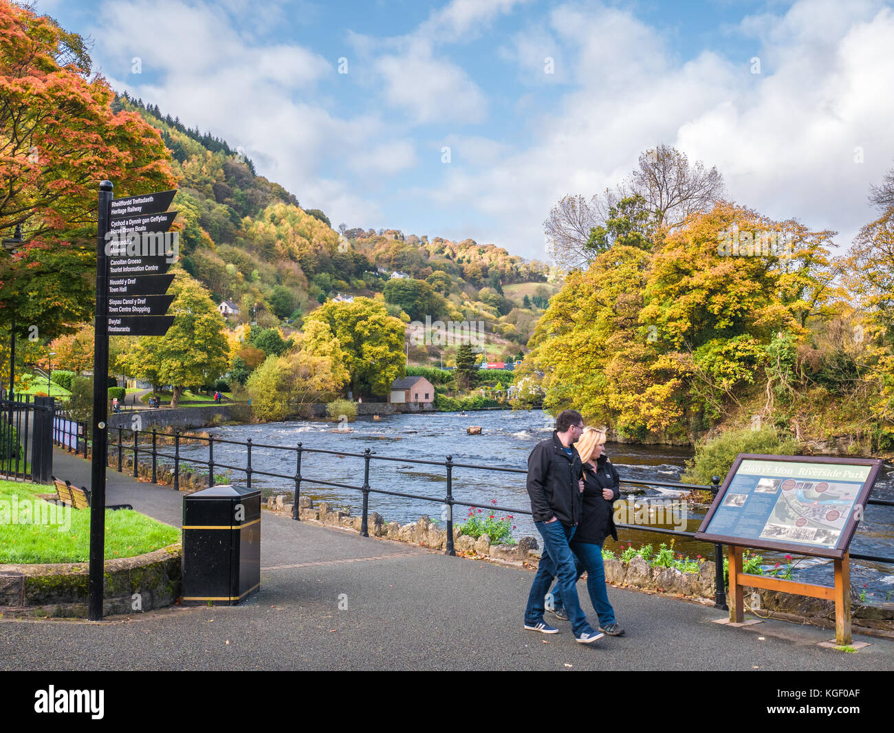 The riverside path at Llangollen, Wales, UK, on an autumn day Stock ...