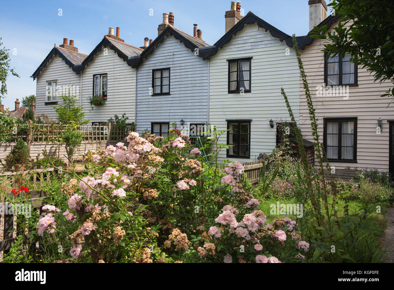 Old weatherboarded cottages, Ferrol Road, Gosport, Hampshire, UK Stock ...