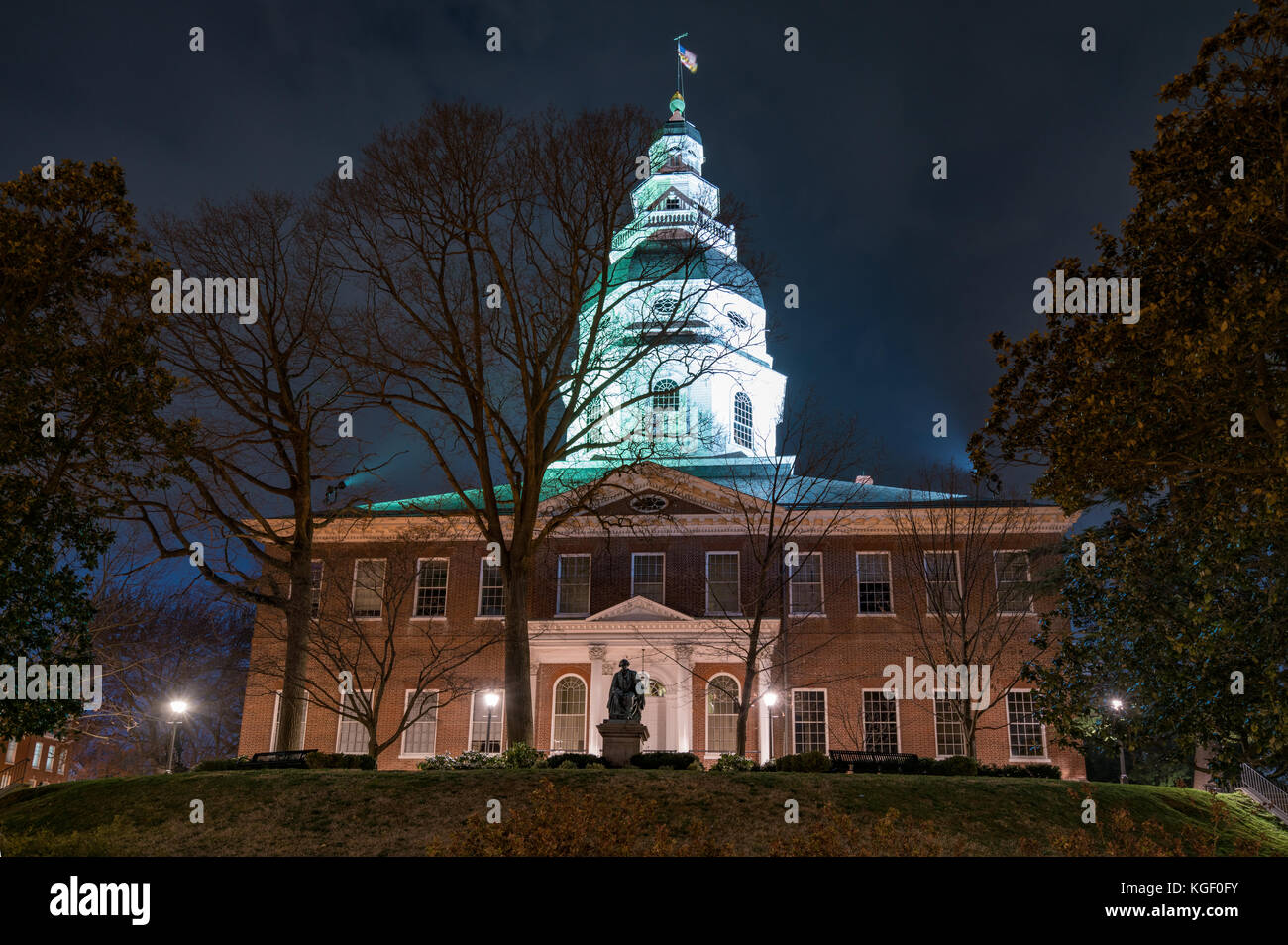 Night at the Maryland State Capitol Building in Annapolis, Maryland ...