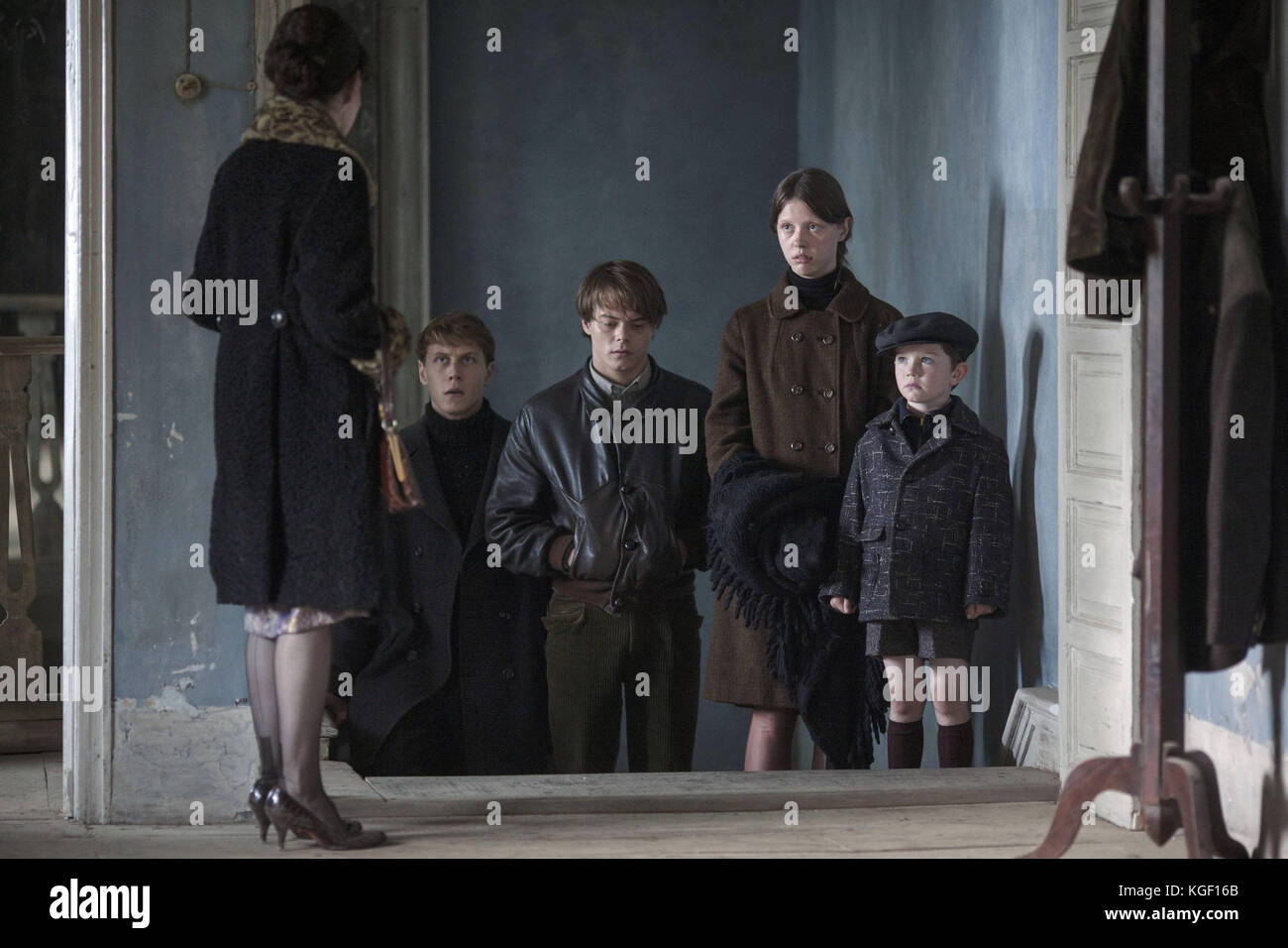 MARROWBONE, (aka EL SECRETO DE MARROWBONE), from left, Nicola Harrison ...