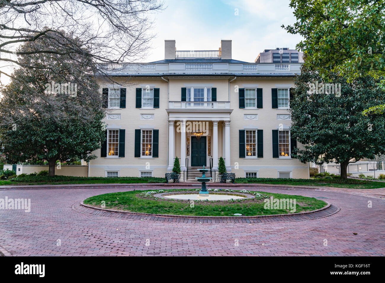 RICHMOND, VIRGINIA - MARCH 2017: Virginia governor's mansion near the ...