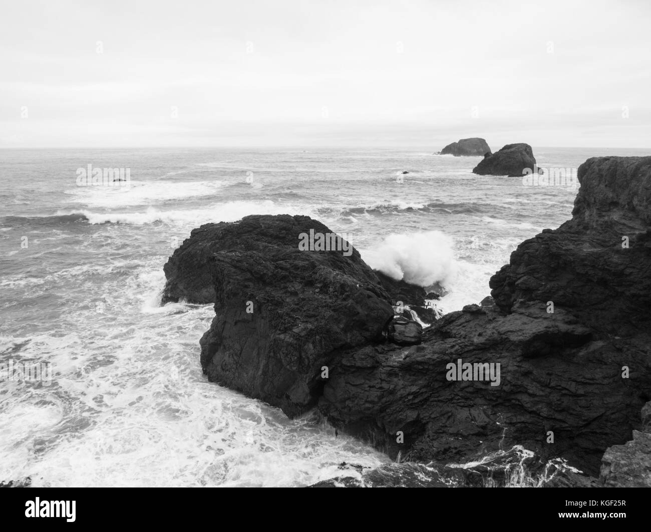 Cliffside view Black and White Stock Photos & Images - Alamy
