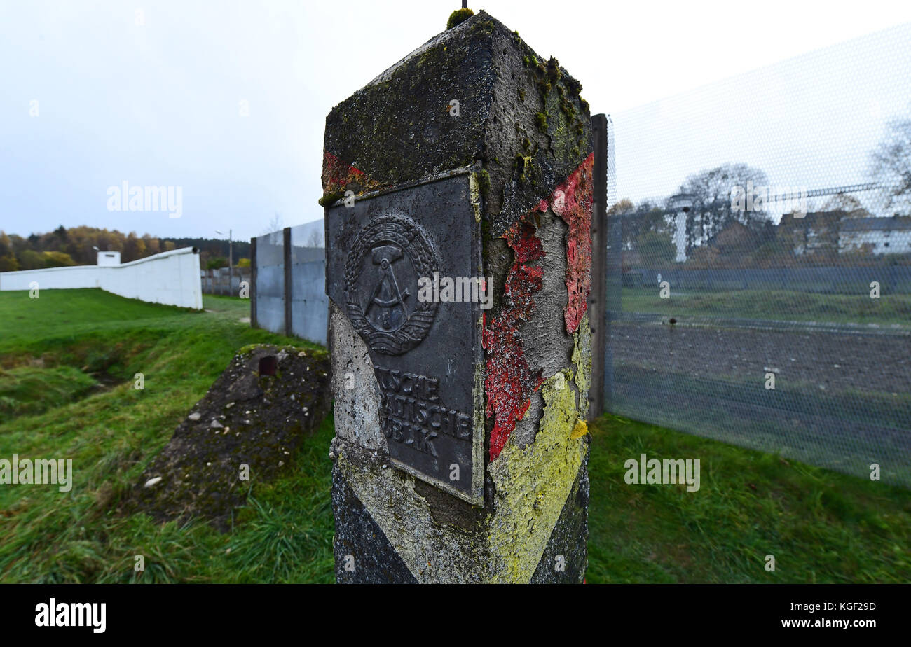 Moedlareuth, Germany. 23rd Oct, 2017. The former border between East ...