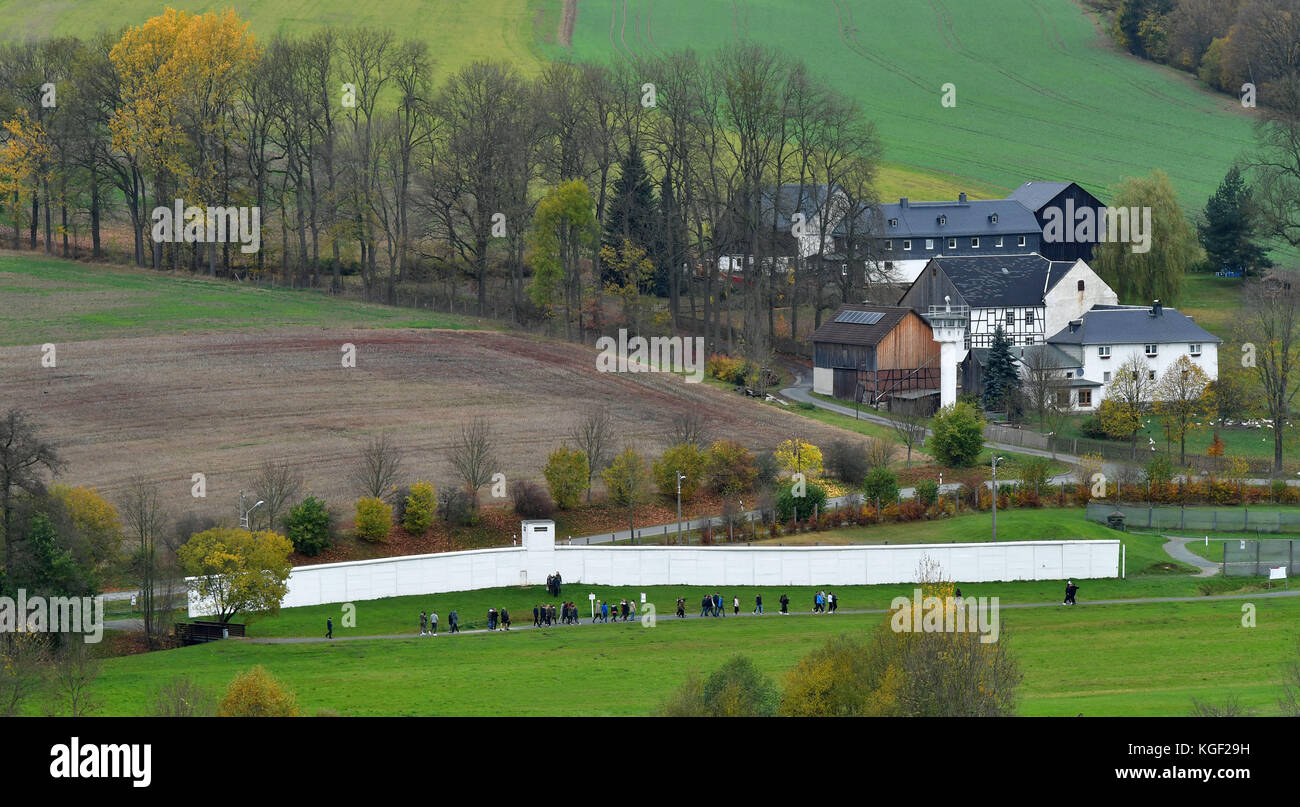 Moedlareuth, Germany. 23rd Oct, 2017. The former border between East ...