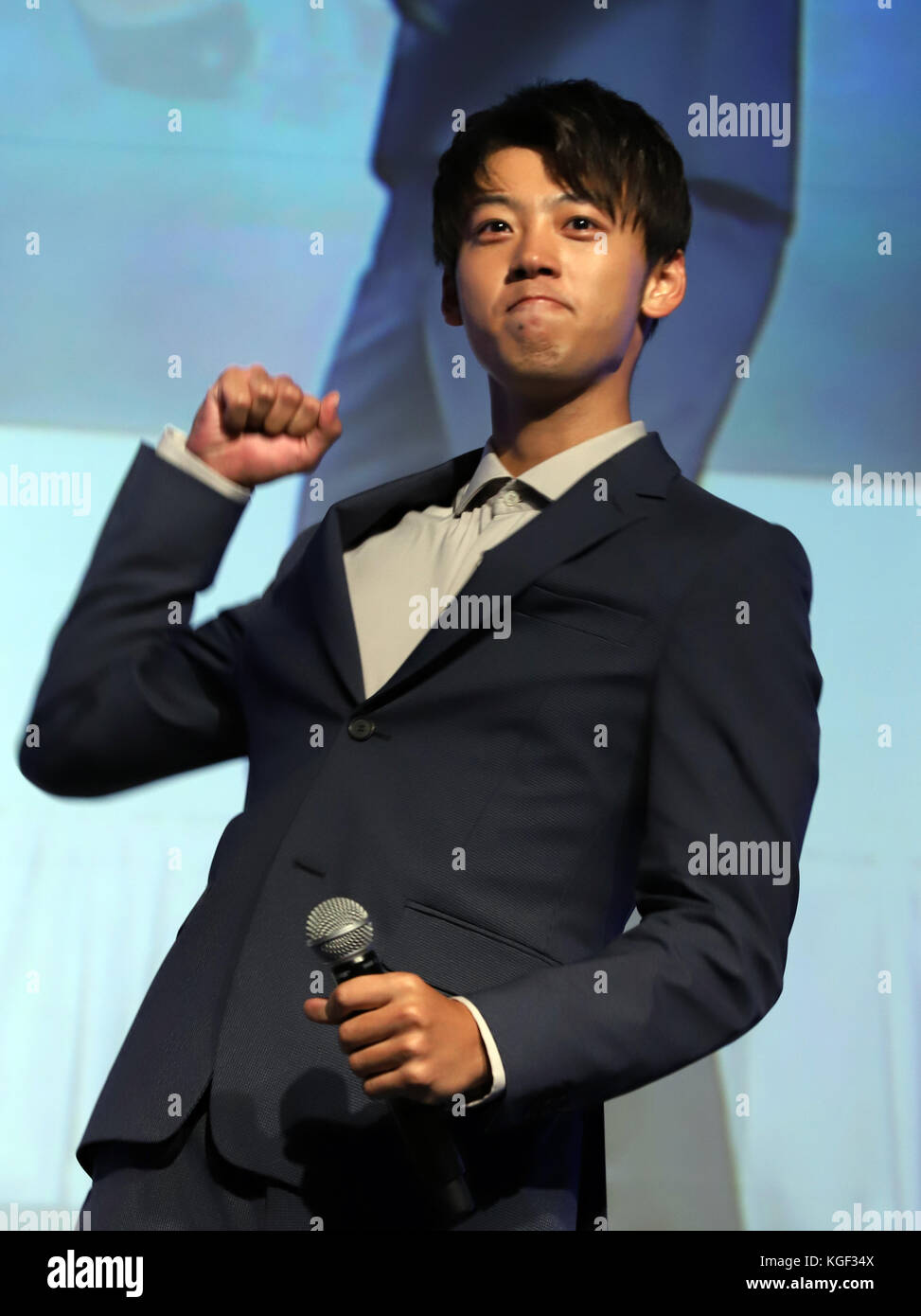 Tokyo, Japan. 7th Nov, 2017. Japanese actor Ryoma Takeuchi smiles as he ...