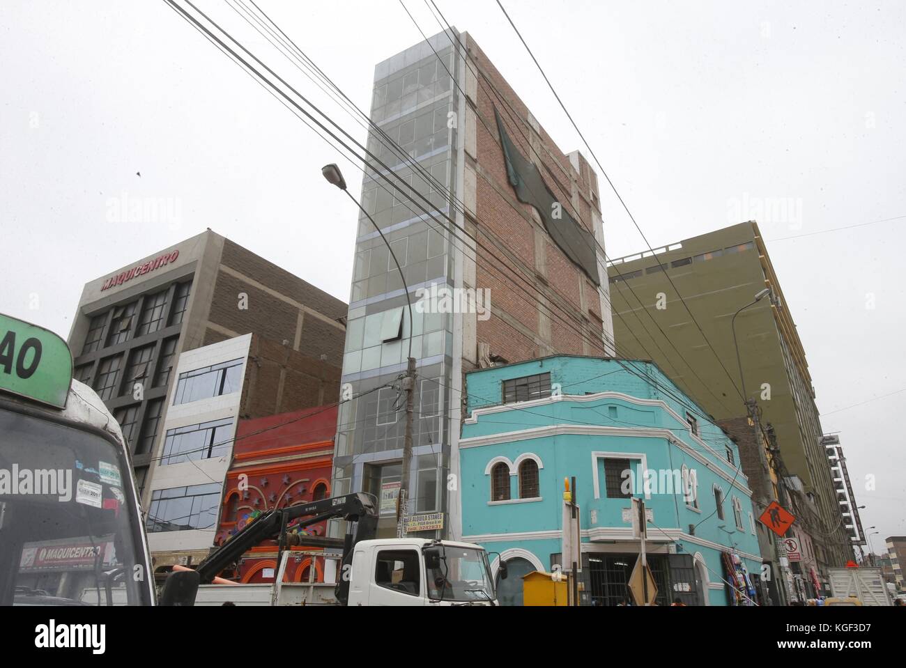 LIMA 06 DE NOVIEMBRE DEL 2017 INFORME SOBRE EDIFICIOS MAL CONSTRUIDOS EN CENTRO COMERCIAL ...