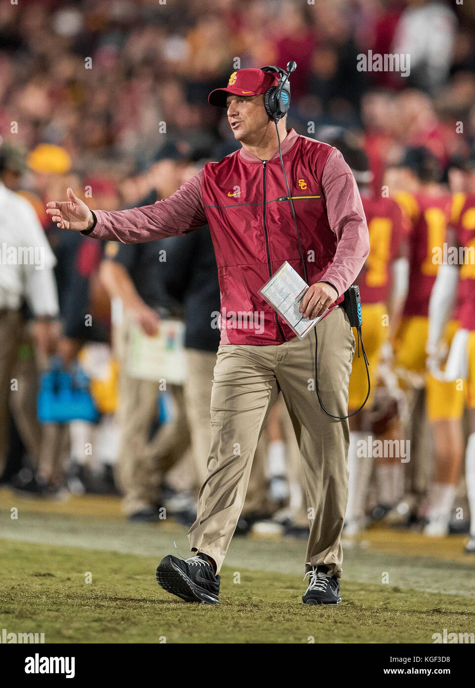 Los Angeles, CA, USA. 04th Nov, 2017. USC head coach Clay Helton tries ...