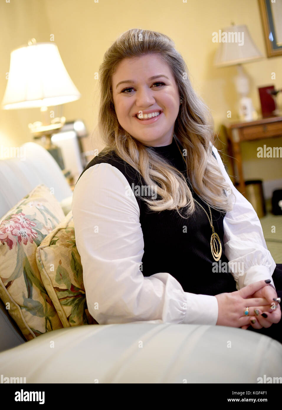 Berlin, Germany. 06th Nov, 2017. American singer Kelly Clarkson ...