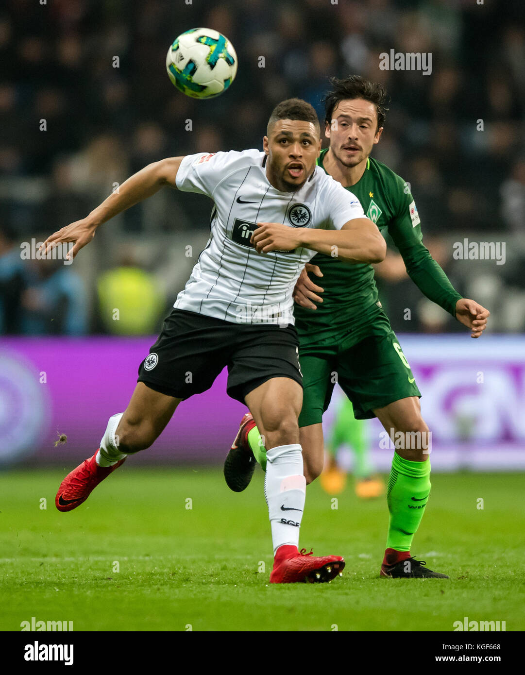 Frankfurt, Germany. 3rd Nov, 2017. Frankfurt's Simon Falette (white ...