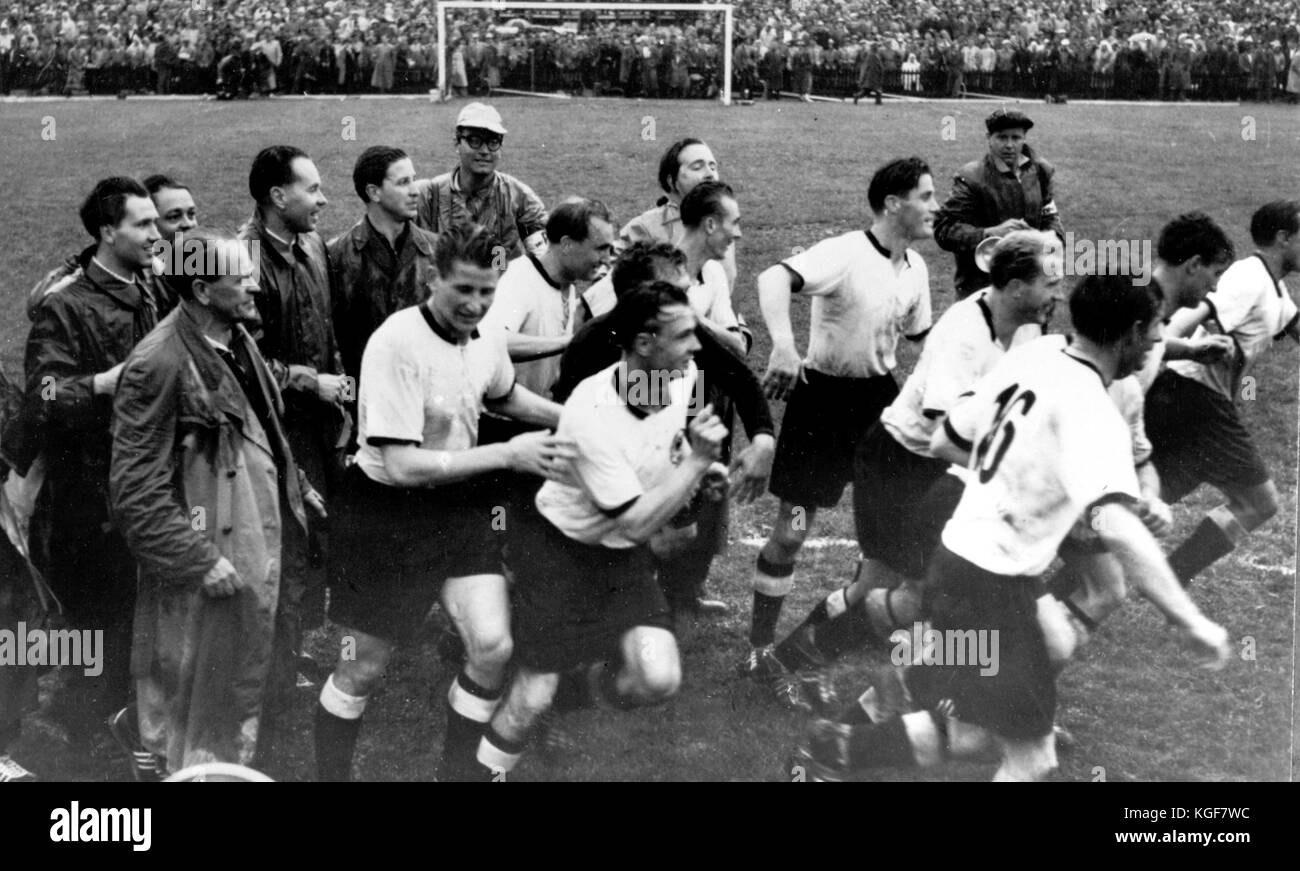 (FILE) · An archive picture, dated 4 July 1954, shows German trainer ...