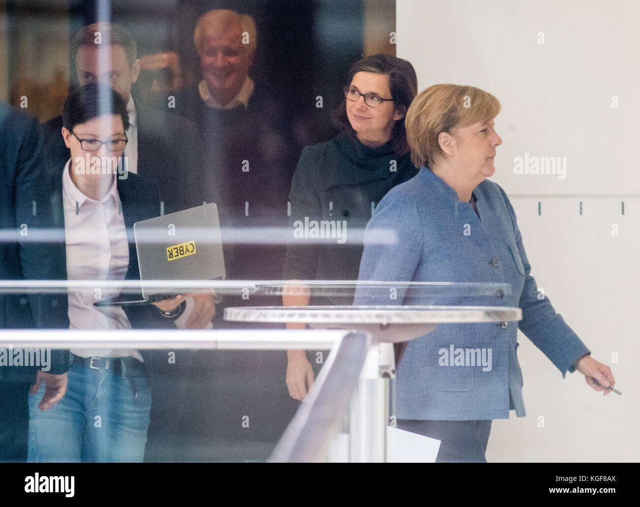 Berlin, Germany. 07th Nov, 2017. German Chancellor Angela Merkel (CDU9 ...