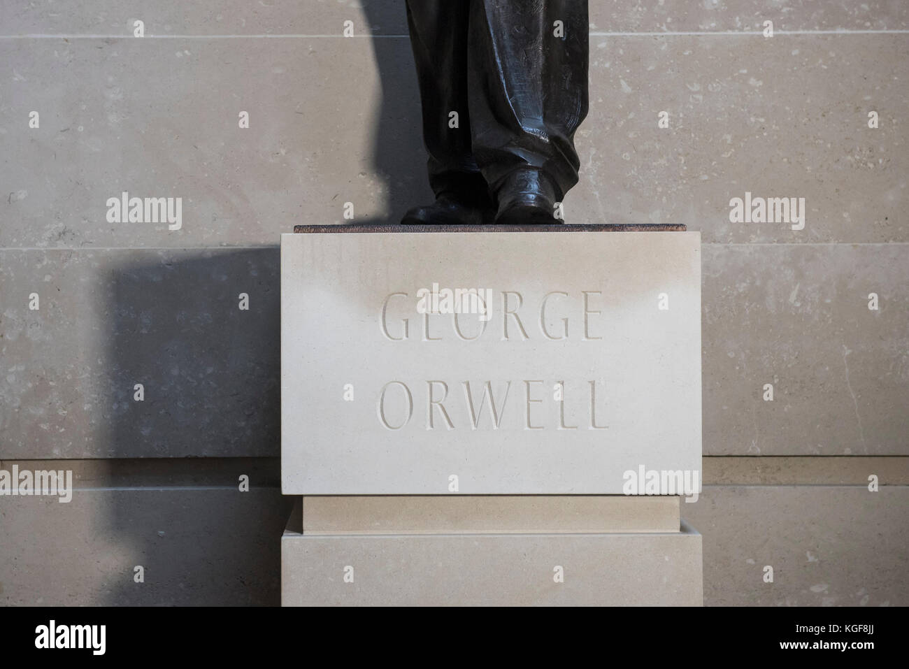 London, UK. 7 November 2017. A statue of author George Orwell is ...