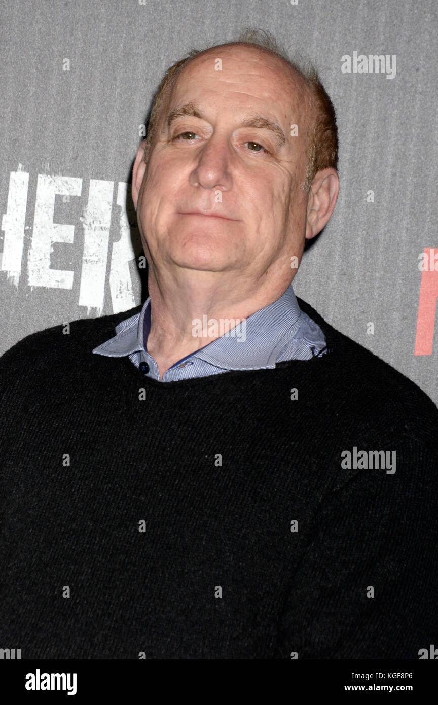 Premiere tv serie hi-res stock photography and images - Alamy